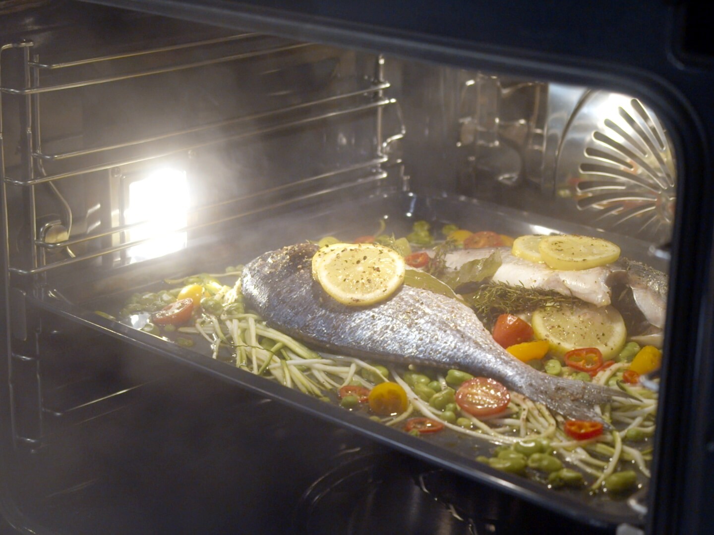 Usa il vapore per cuocere il pesce | Electrolux